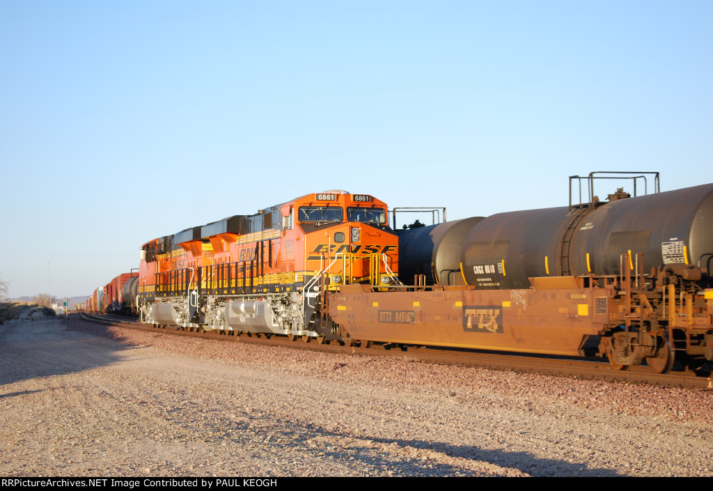 BNSF 6861 Reflects the morning sun off her Very Brand New Swoosh BNSF Logo!!!